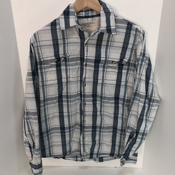 Wrangler | Shirts | Wrangler Long Sleeve Button Up Medium Blue And ...